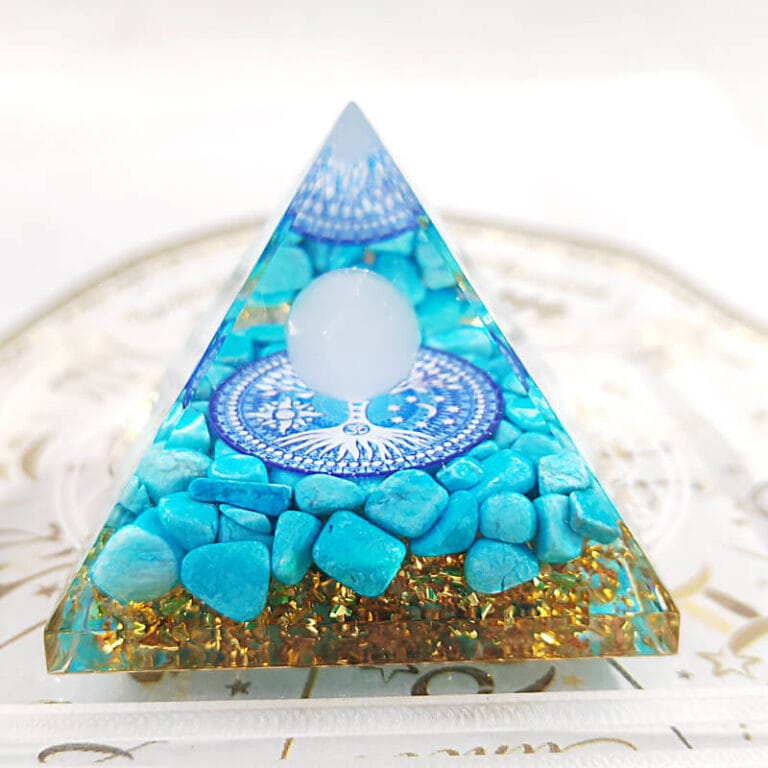 Clear Crystal Pyramid Prism Inner Pyramid - nacrystal.com