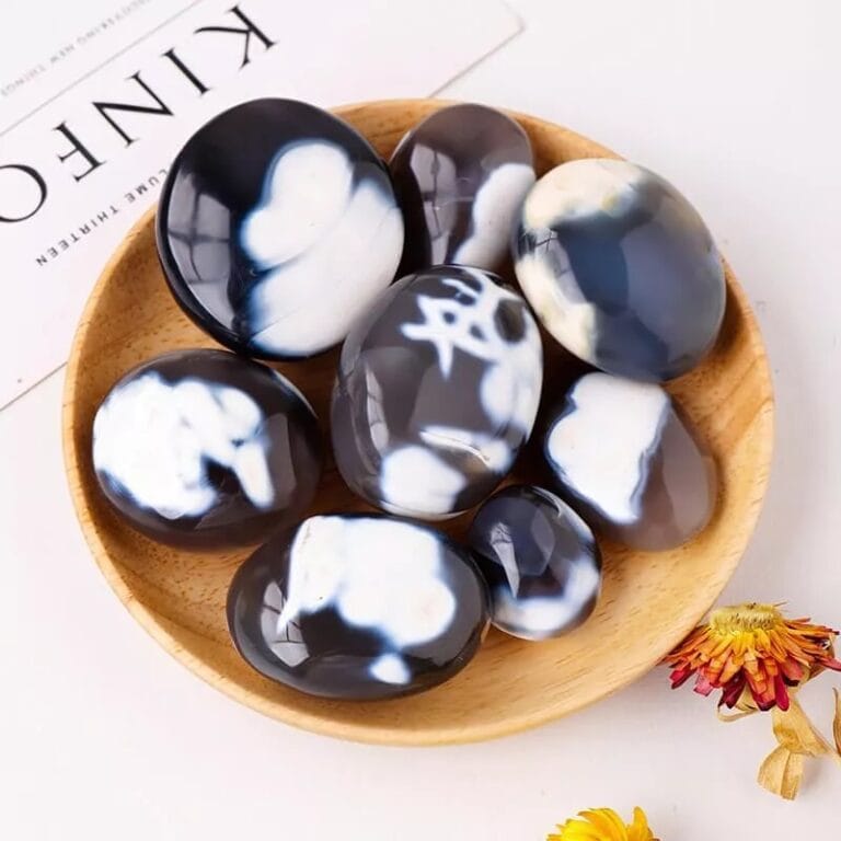 Orca Agate: Meaning, Healing Properties